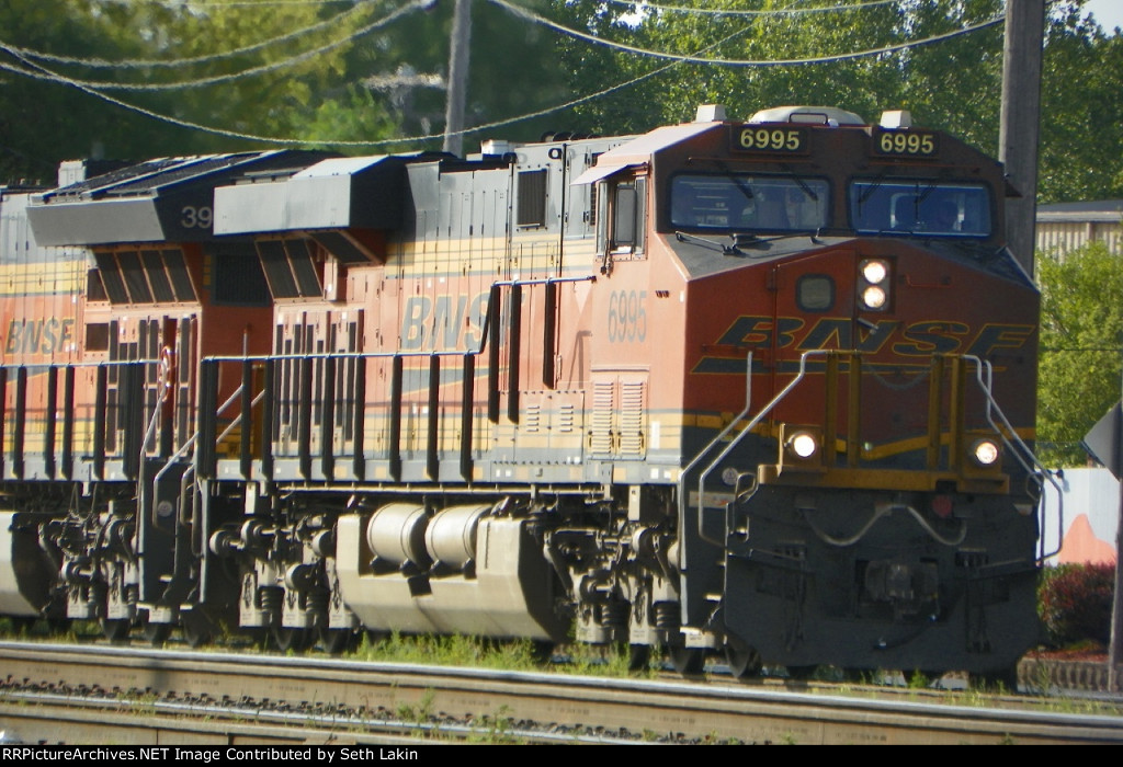 BNSF 6995